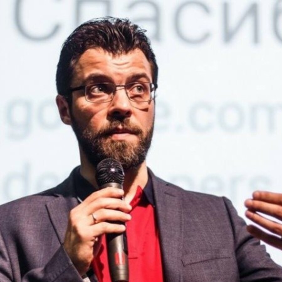 Google's PageRank Algorithm: Explained and Tested